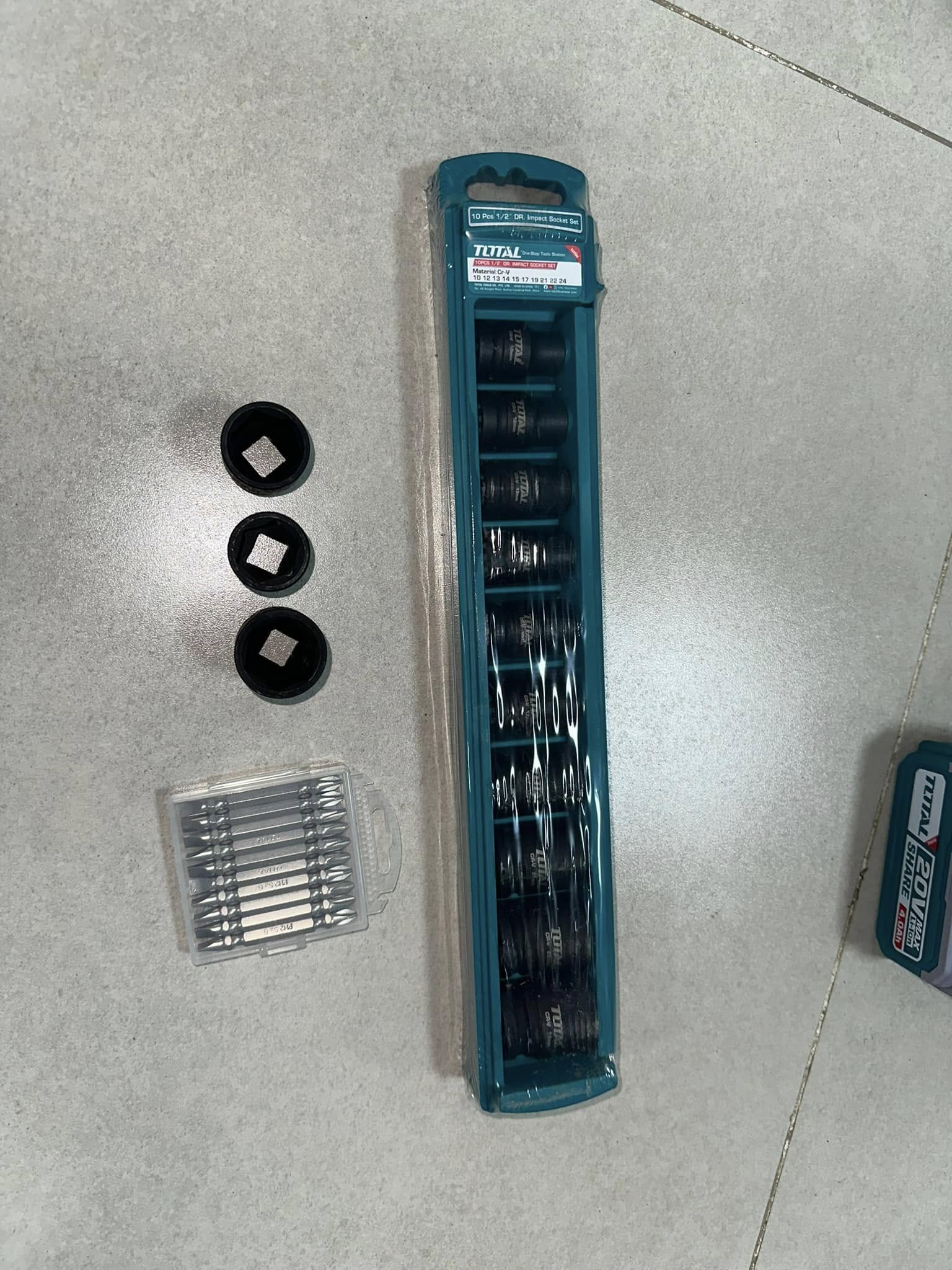 LLAVES DE IMPACTO / PISTOLA DE IMPACTO DE 300 Nm Y 500 Nm + LAMPARA DE ...