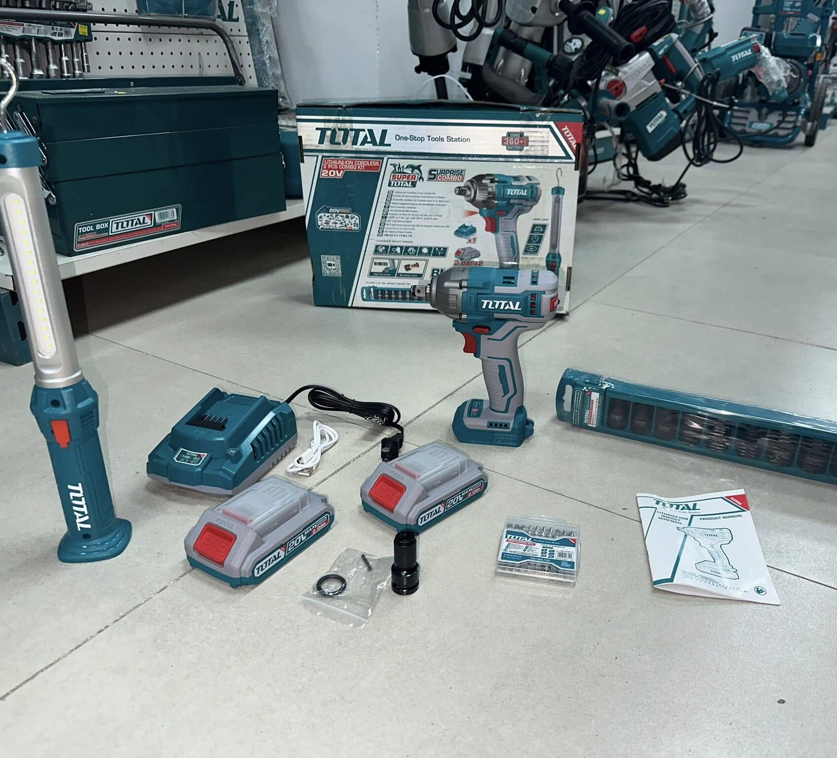 COMBO LLAVE DE IMPACTO / PISTOLA DE IMPACTO 300Nm + LAMPARA DE TRABAJO ...